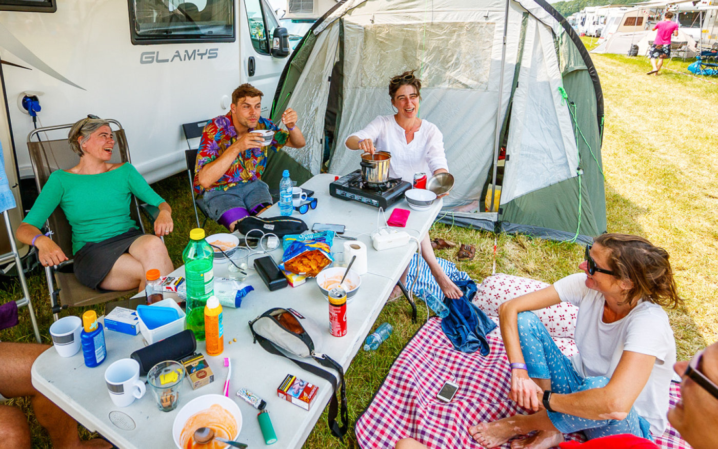 Camper camping plek + stroom - Gllamcamp